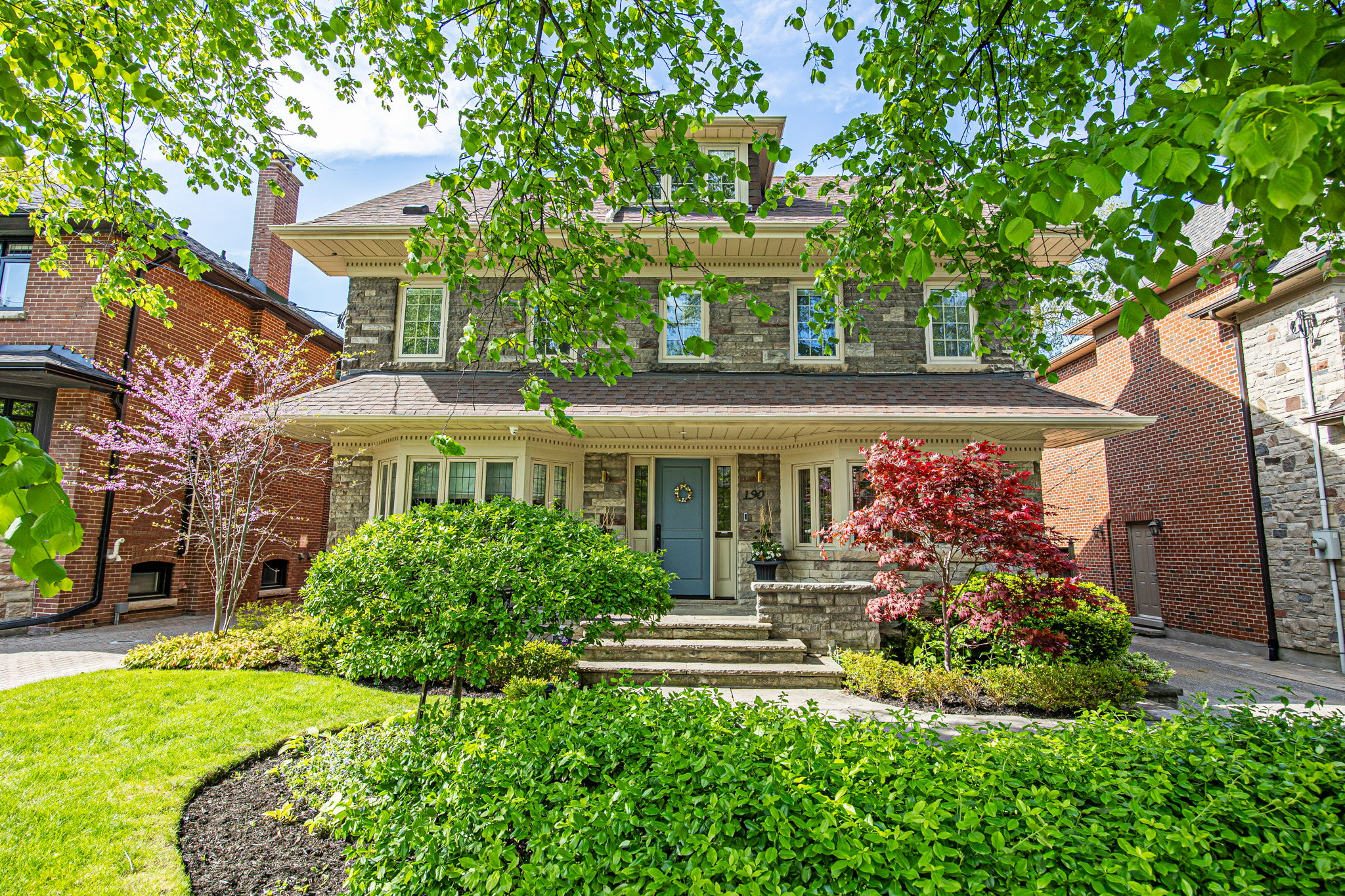 190 Strathallan Blvd | Listed by Batori Group