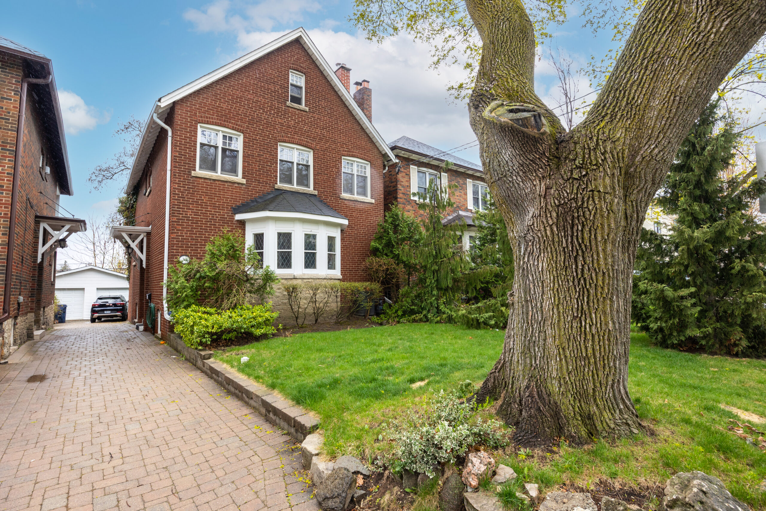 33 Burnaby Blvd | Listed by Batori Group